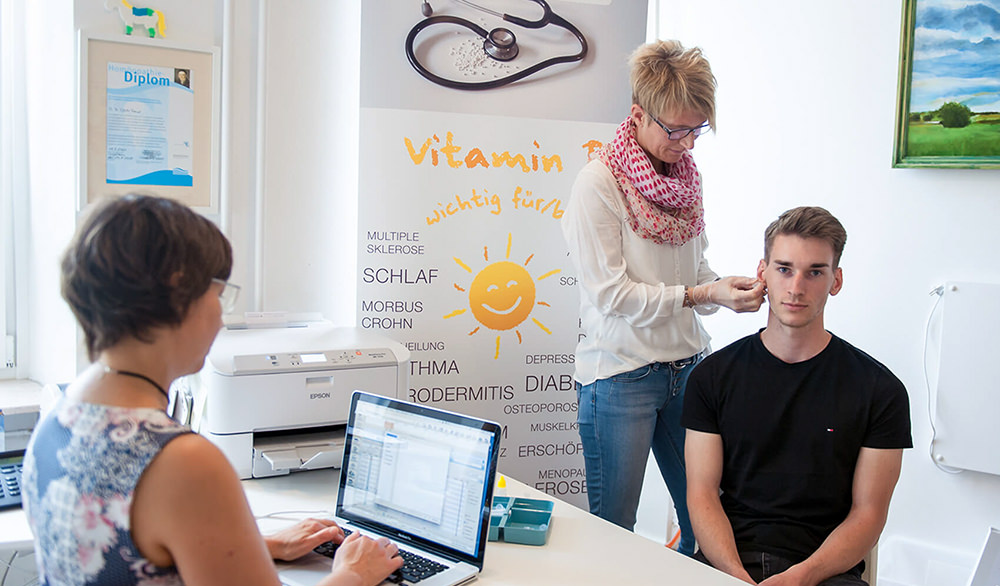 Dr. Freund: Ressourcenorientierte Diagnostik und Therapie